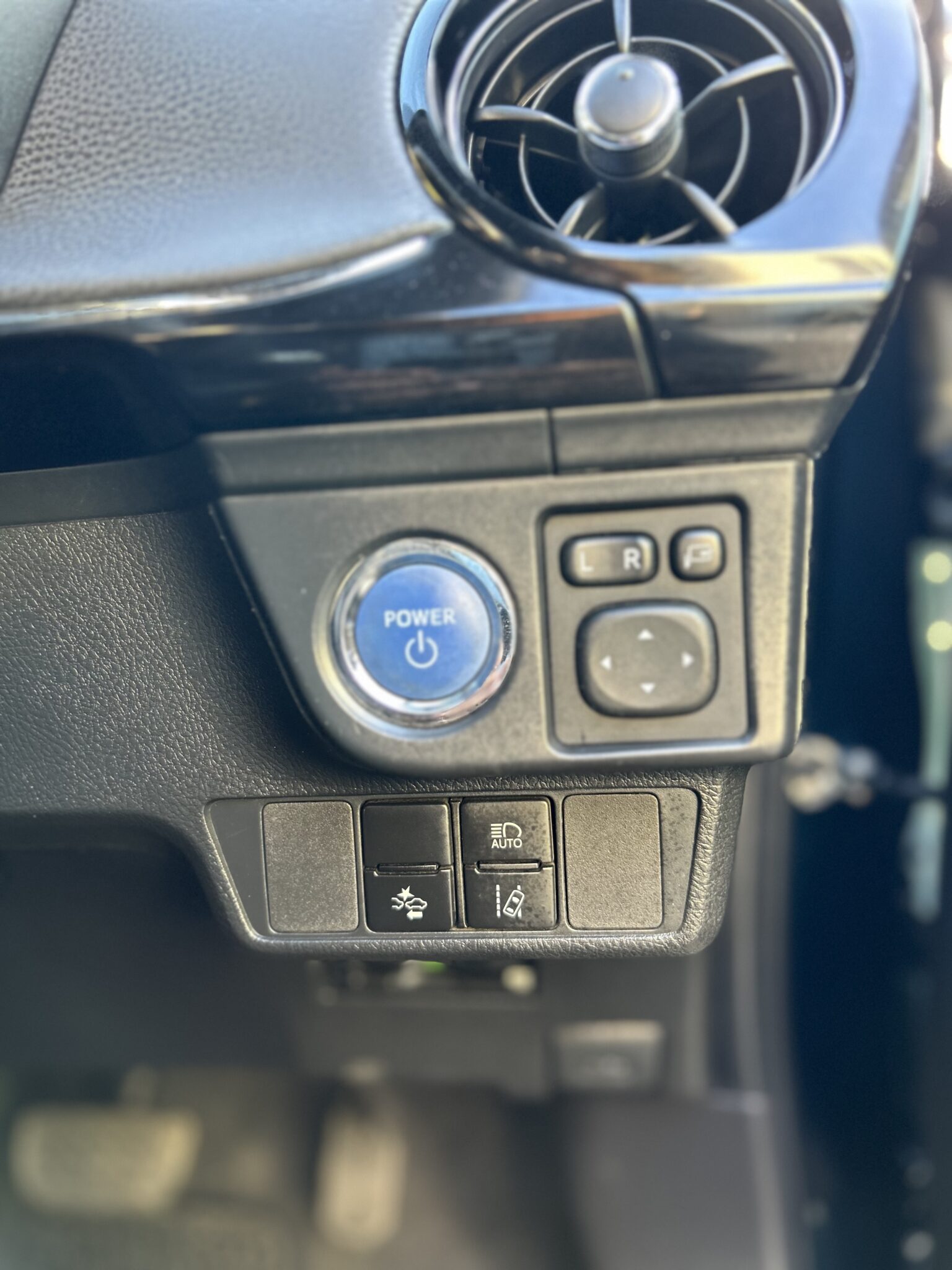 Toyota Corolla Axio WXB 2018 Hybrid - JDM MotorWorks