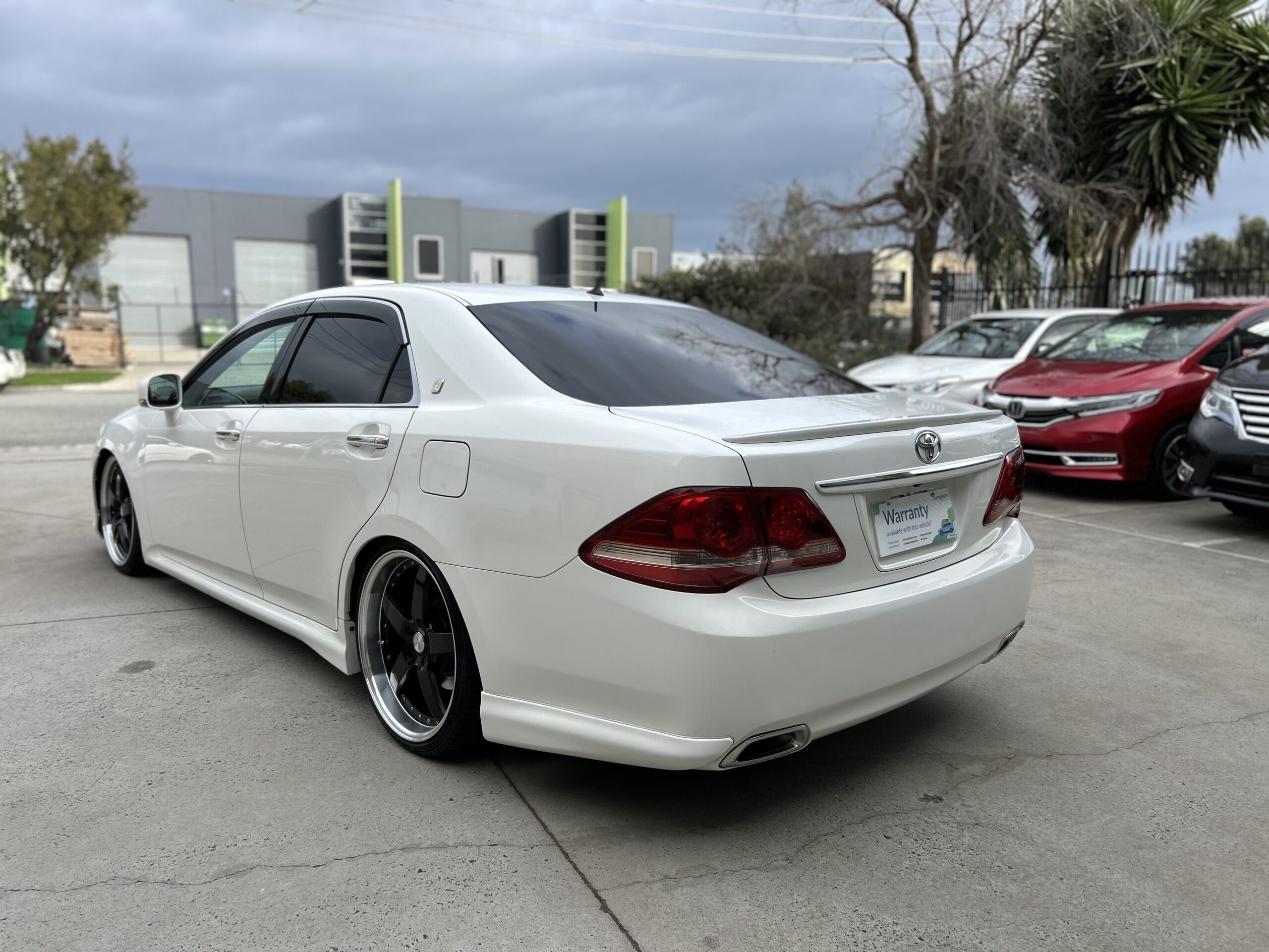 Toyota Crown Athlete GRS204 - JDM MotorWorks